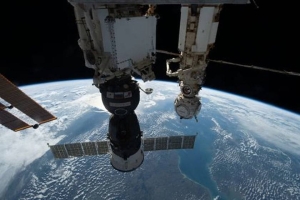 Russian spacecraft docks at ISS to bring back stranded crew - Gulf Times