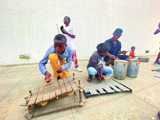 Nigerian drummer nurtures children to preserve use of local instruments ...