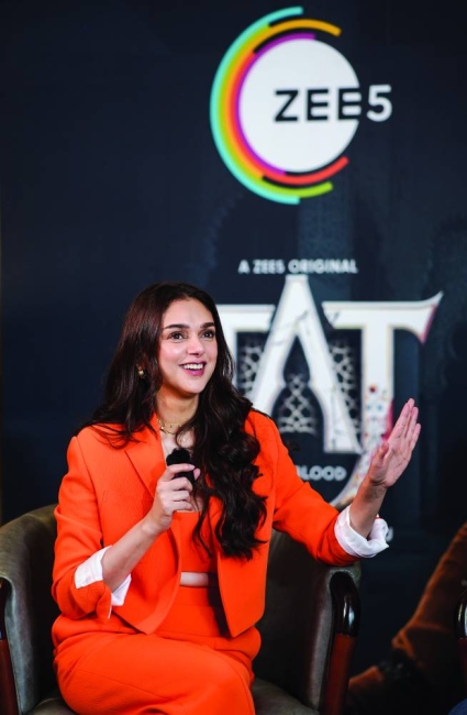 Indian actress engages with fans in Qatar - Gulf Times