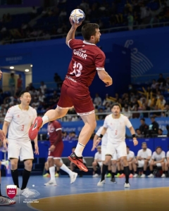 Qatar handball team reaches semifinals after defeating Japan 32-29 ...