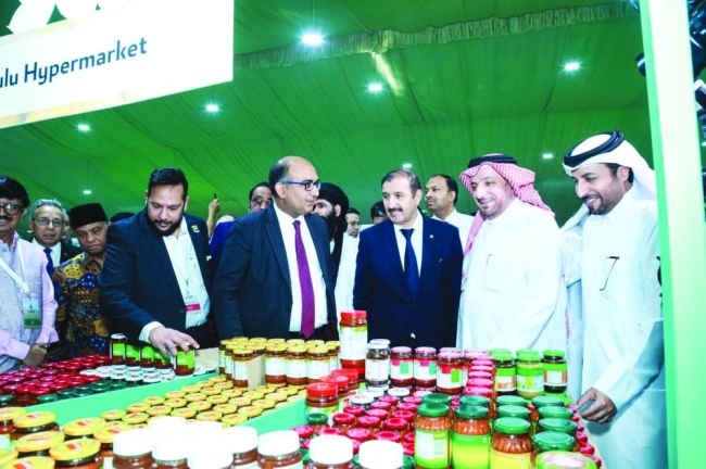 Indian Mango Festival a big draw at Souq Waqif - Gulf Times