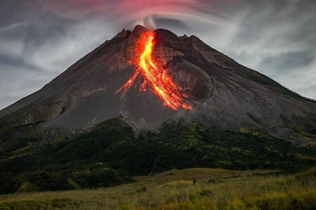 Indonesia's Mt. Ibu volcano erupts twice, spewing lava - Gulf Times
