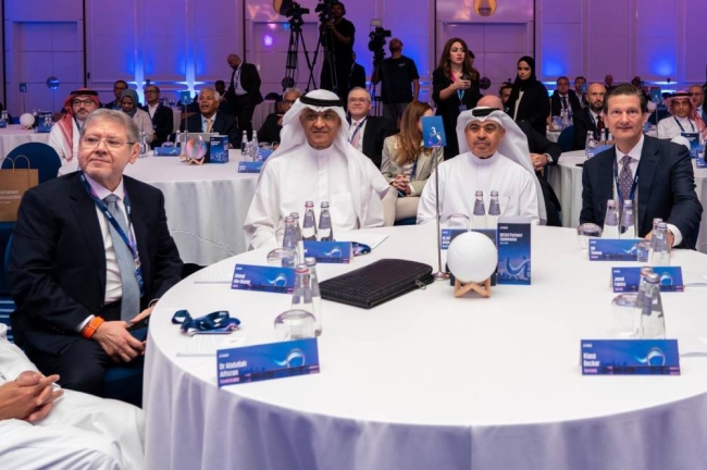 Minister Of Finance participates as an official spokesman for the 21st ...