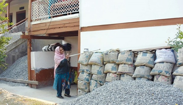 Rush to build bunkers in Kashmir as fears grow - Gulf Times