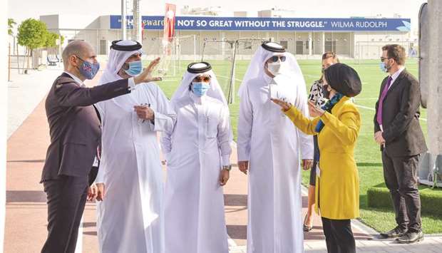 Education ministry team visits Doha College's new building - Gulf Times