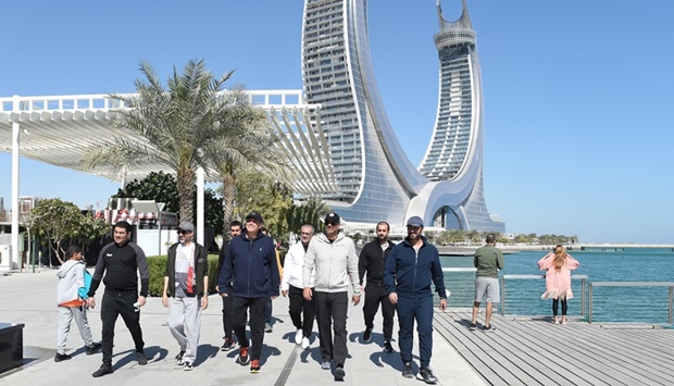 PM, visiting dignitaries go on a walkathon at Lusail Promenade - Gulf Times