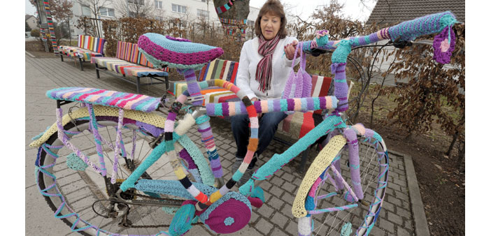 Guerrilla Knitters out to make Hanover more colourful - Gulf Times