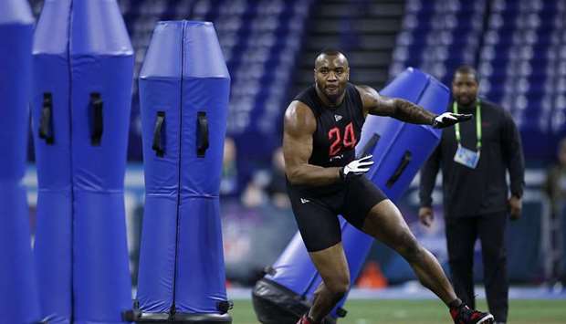 Dolphins sign second-round pick Davis to his rookie contract - Gulf Times