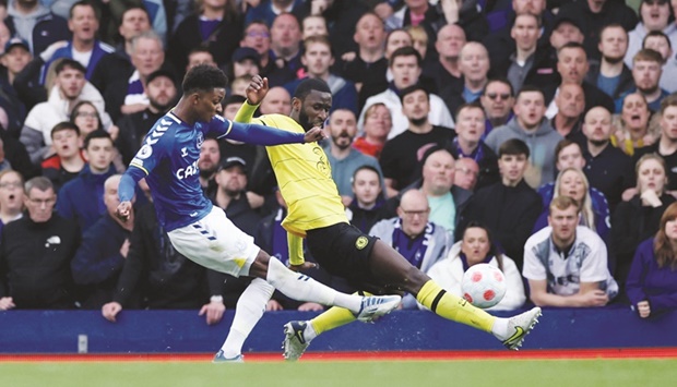 Everton earn priceless win, Arsenal ahead of Spurs in top-four race ...